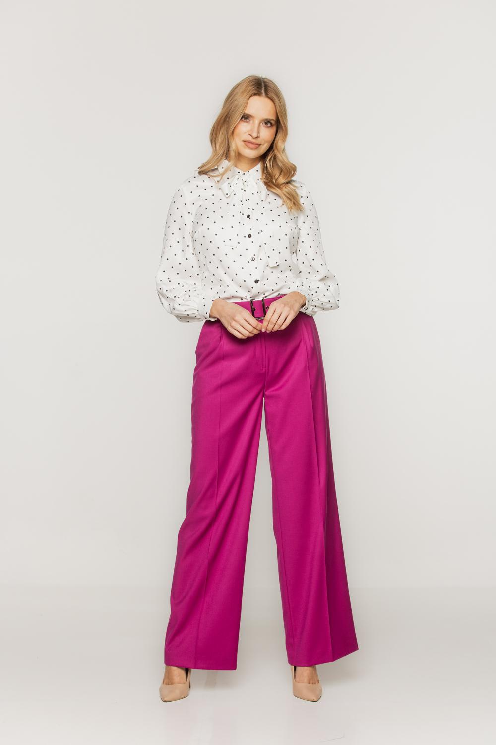 Amarantowe spodnie z prostą nogawką w kant | Bialcon.pl